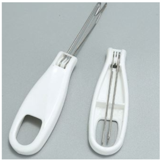 Button and Zipper Puller 1Ct